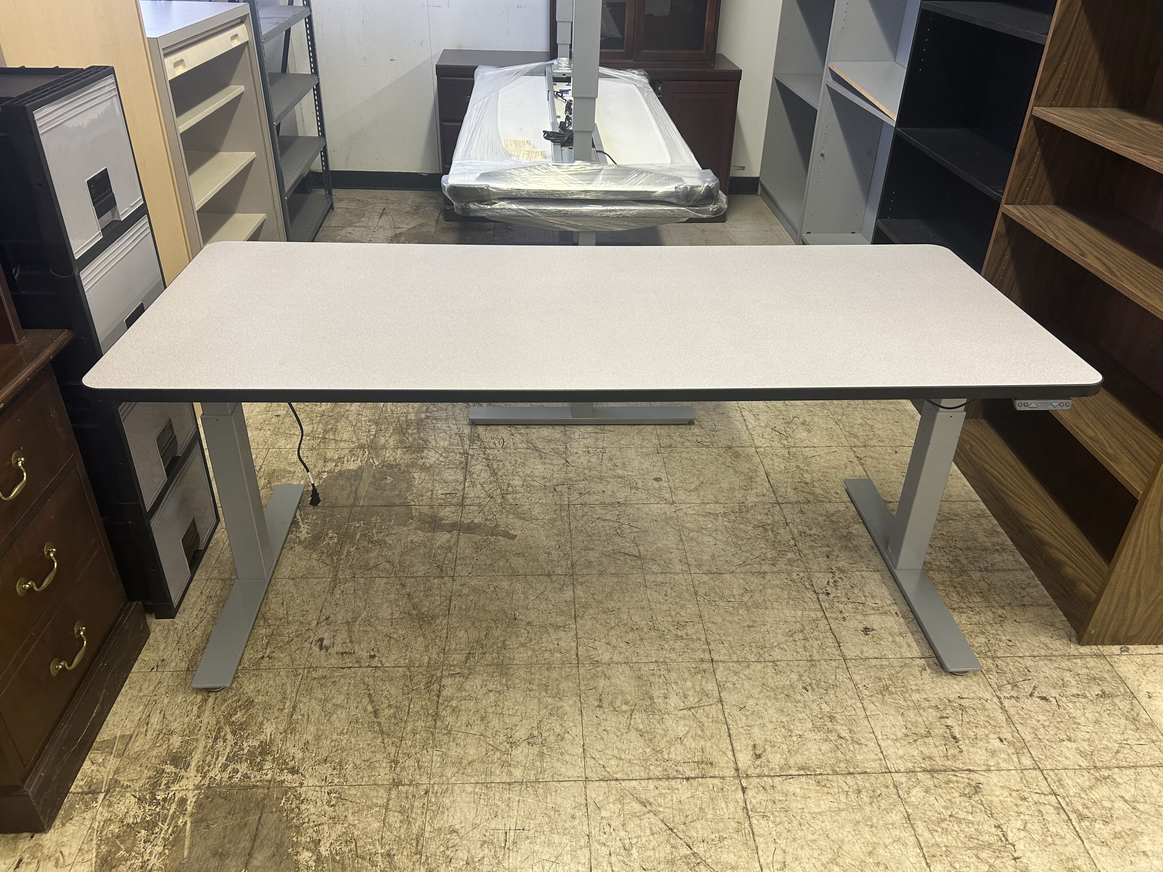 HEIGHT ADJUSTABLE TABLE | Geomar
